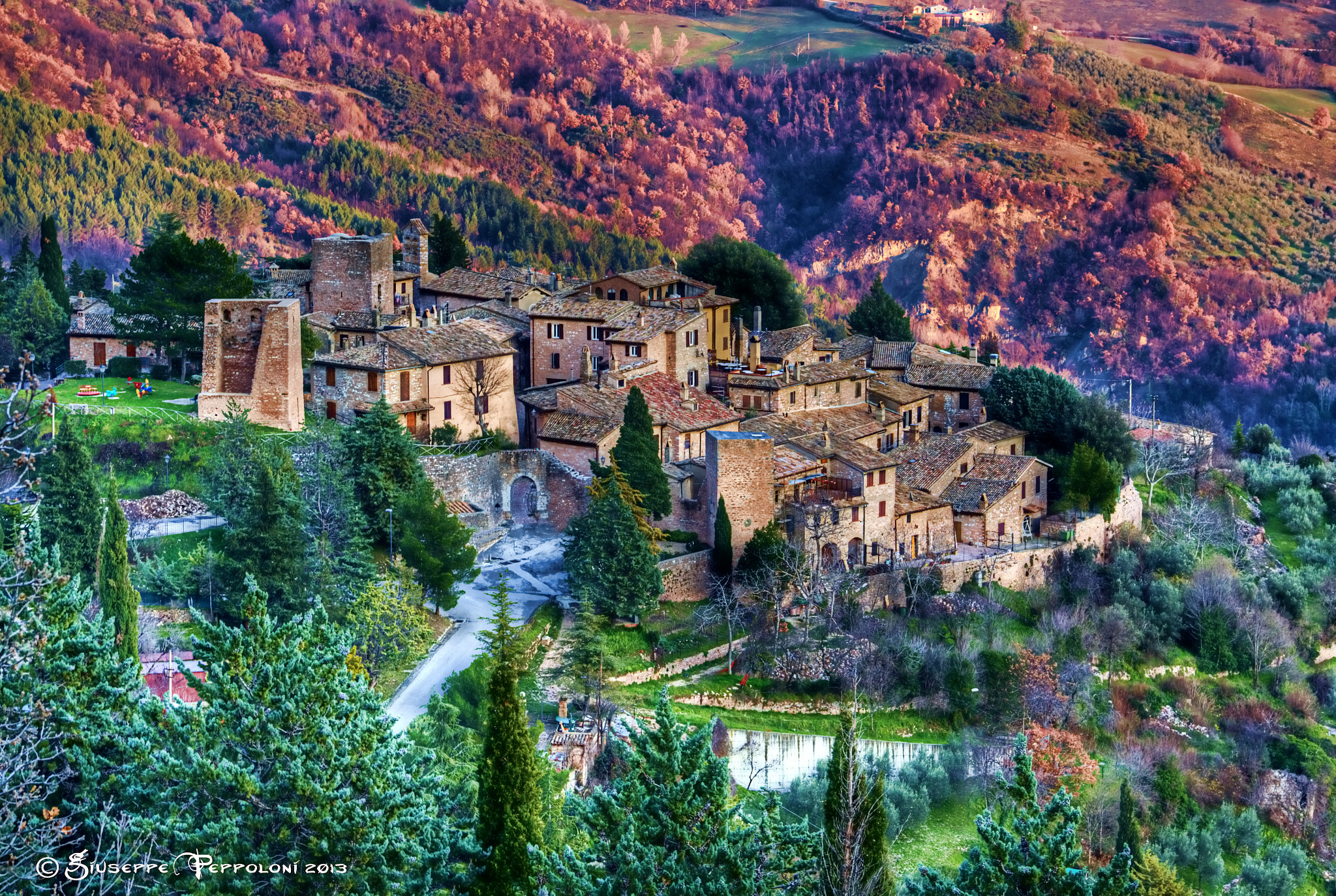 Collepino (PG) by Giuseppe Peppoloni / 500px