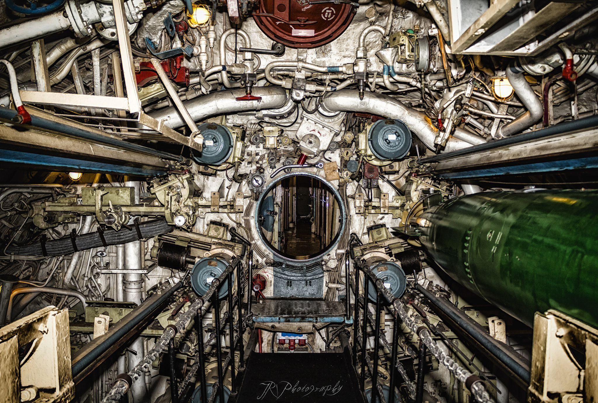 Inside the Submarine by Ricardo Jacobsthal / 500px