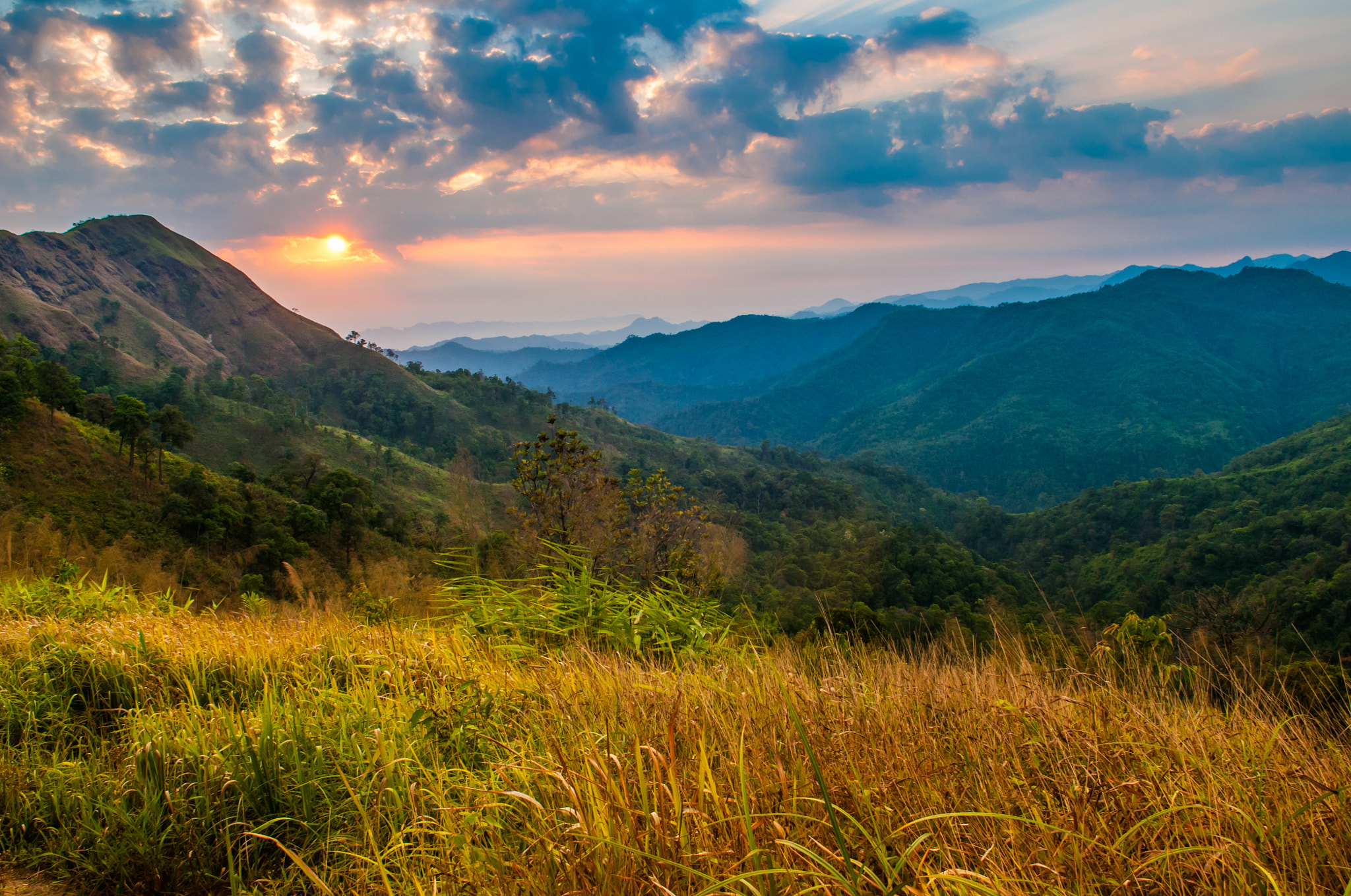 Morning at Kao Chang Pheuak by Watthanachai Photo / 500px