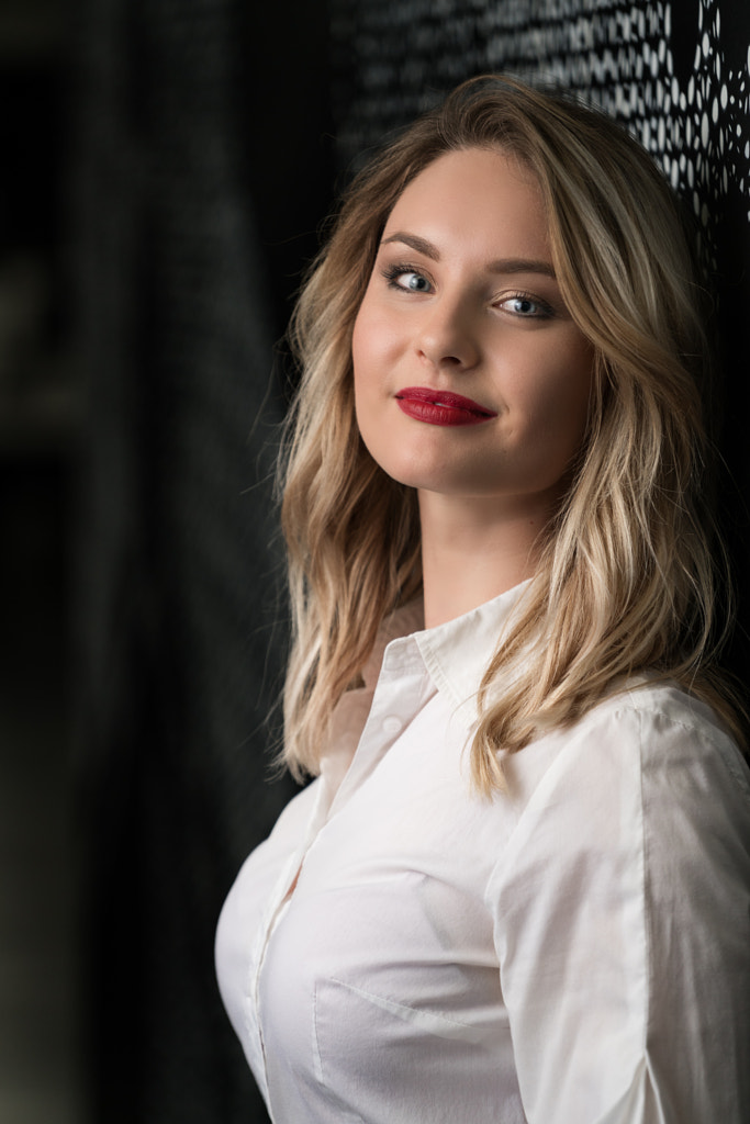 Julia by Billy Purta / 500px