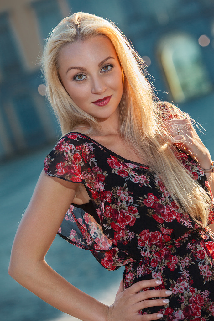 Ellen by Markus Velten / 500px