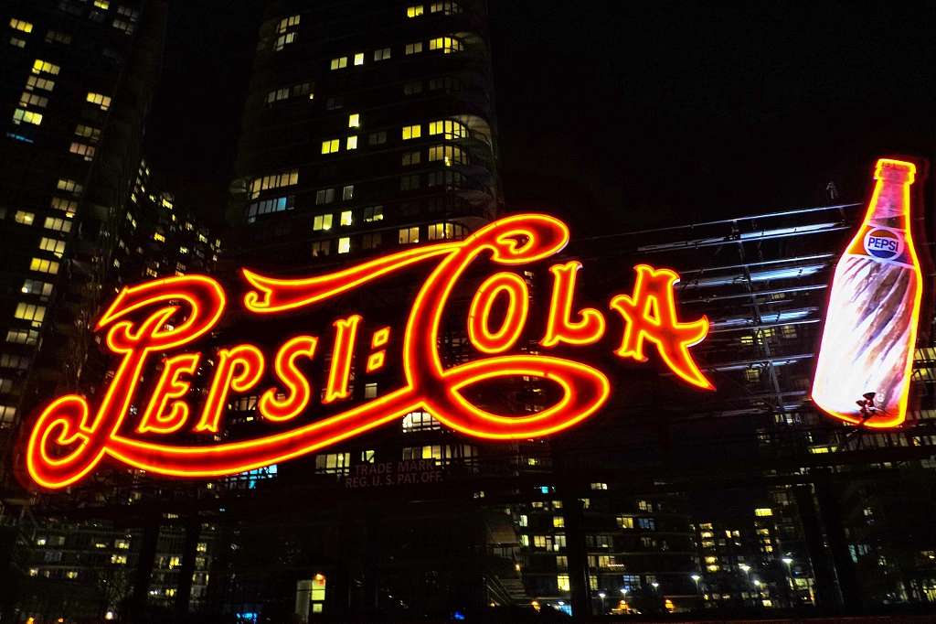 10 Iconic Signs In New York City ~ Hello, Big Apple