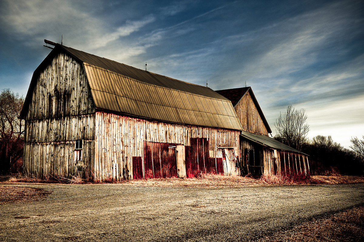 Run Down Barn by Jesse James Photography / 500px