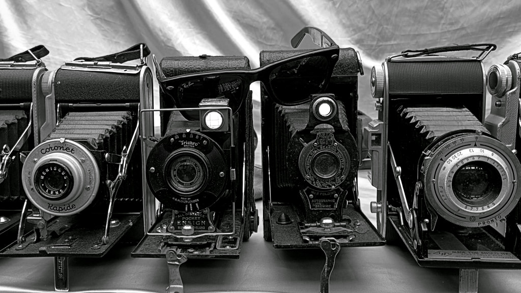 photographes et appareil photo/photographers and cameras curated by ...