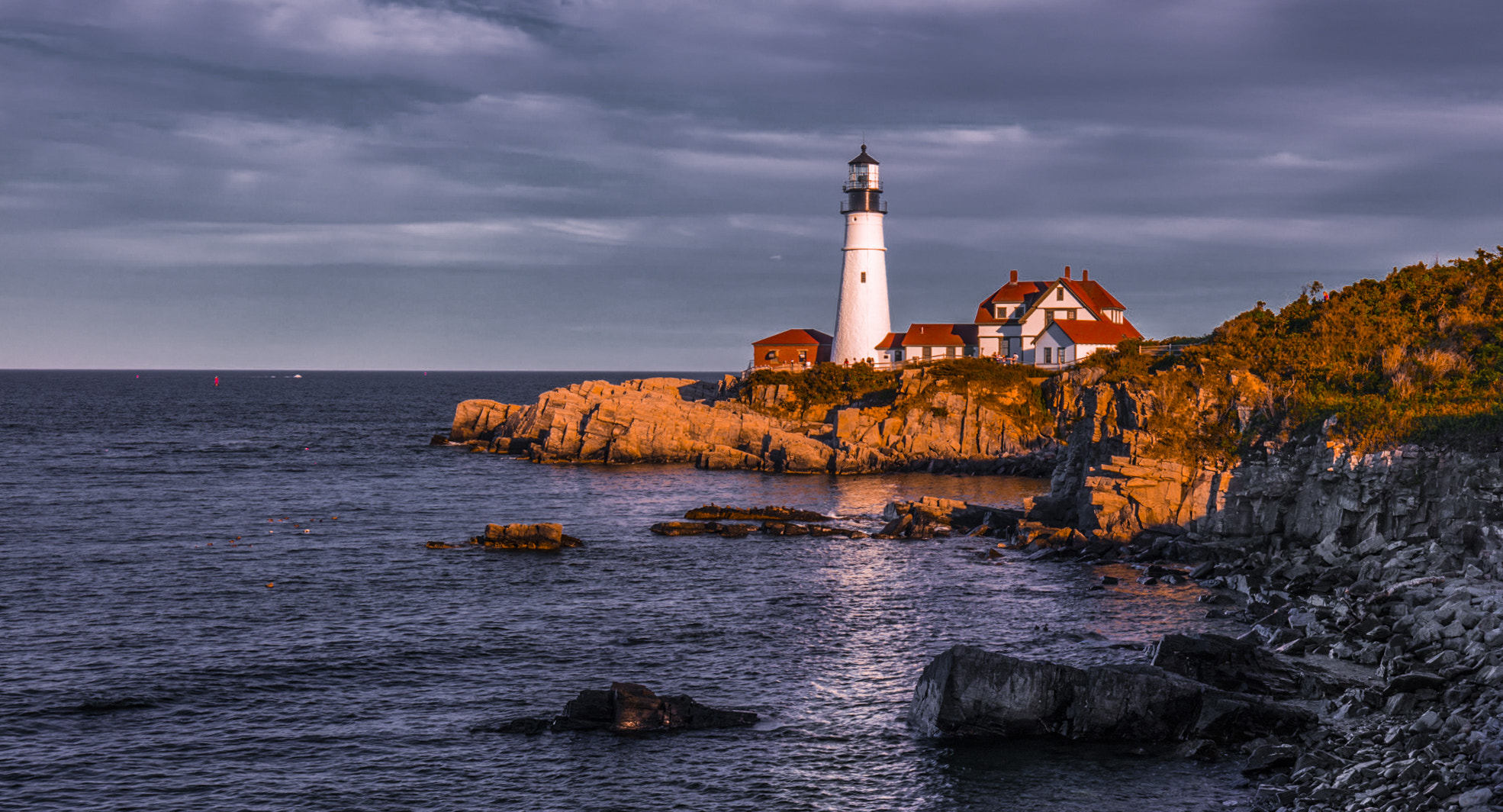 sunset at portland Heead Lighthouse by Mark Bowen / 500px