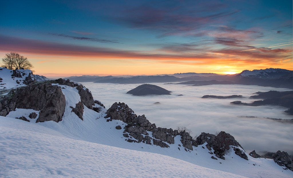 Natural frontier by Jokin Romero / 500px