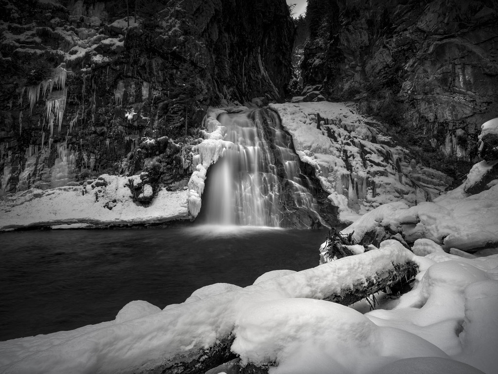 Winter waterfall. by Maxim Kozlov / 500px