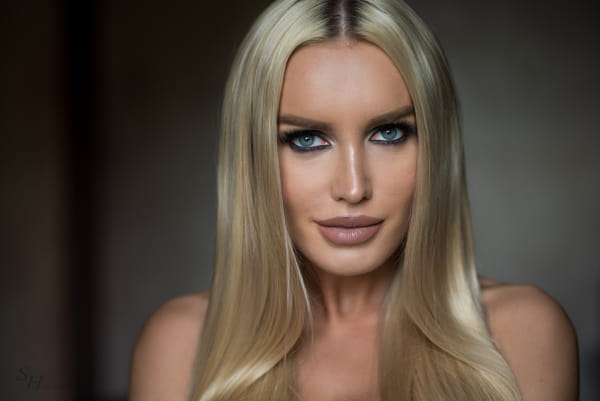 Close Up Portrait of a Blonde Woman | people photo by Stephan Hainzl ...