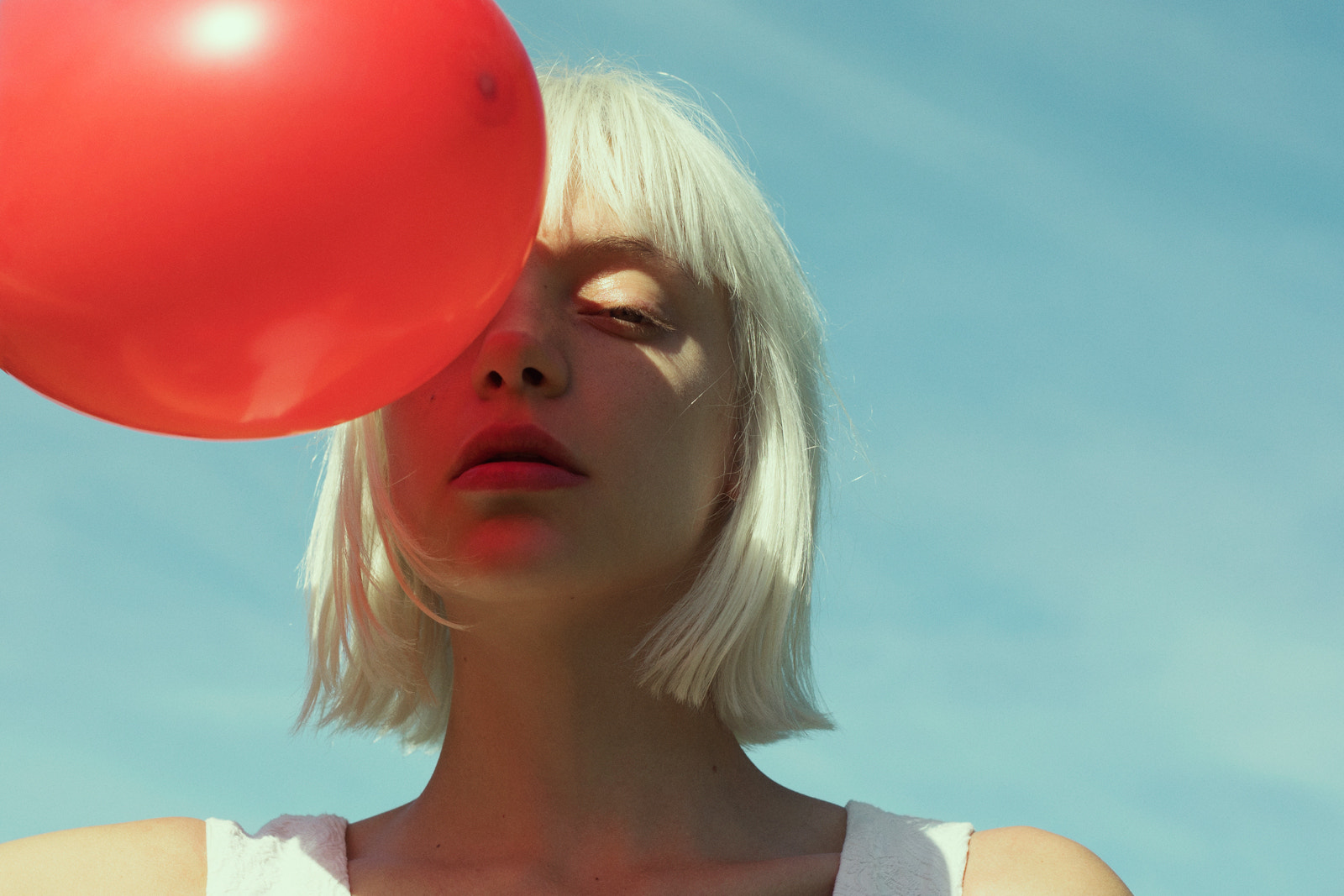 RED by Marta Bevacqua / 500px