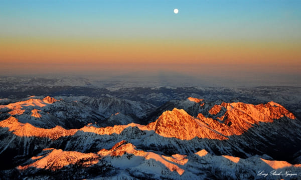 Mt Stuart Range and the moon by Long Bach Nguyen | 500px
