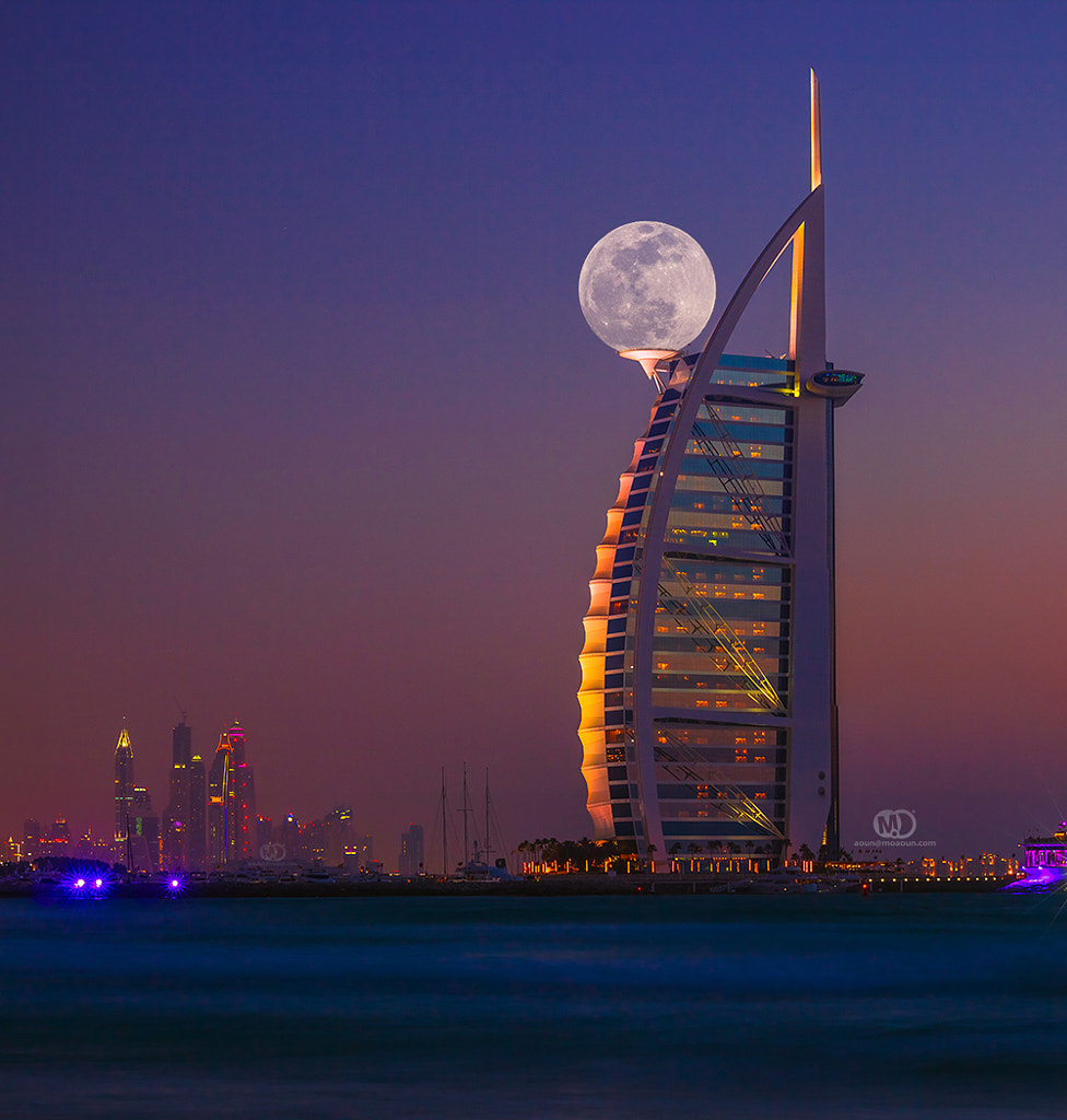 Burj Al moon by Mo Aoun / 500px