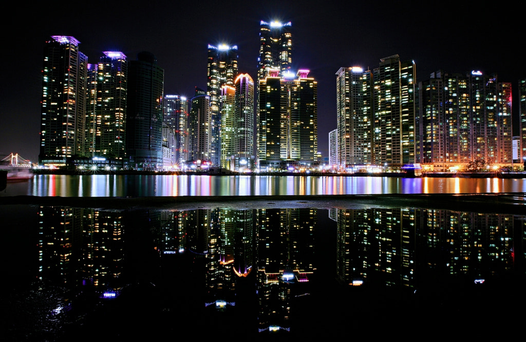 Night View in Haeundae by HoonyStyle / 500px