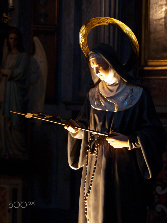 Virgin Mary by Elvis Marian Popa / 500px