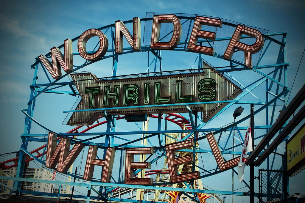 10 Iconic Signs In New York City ~ Hello, Big Apple