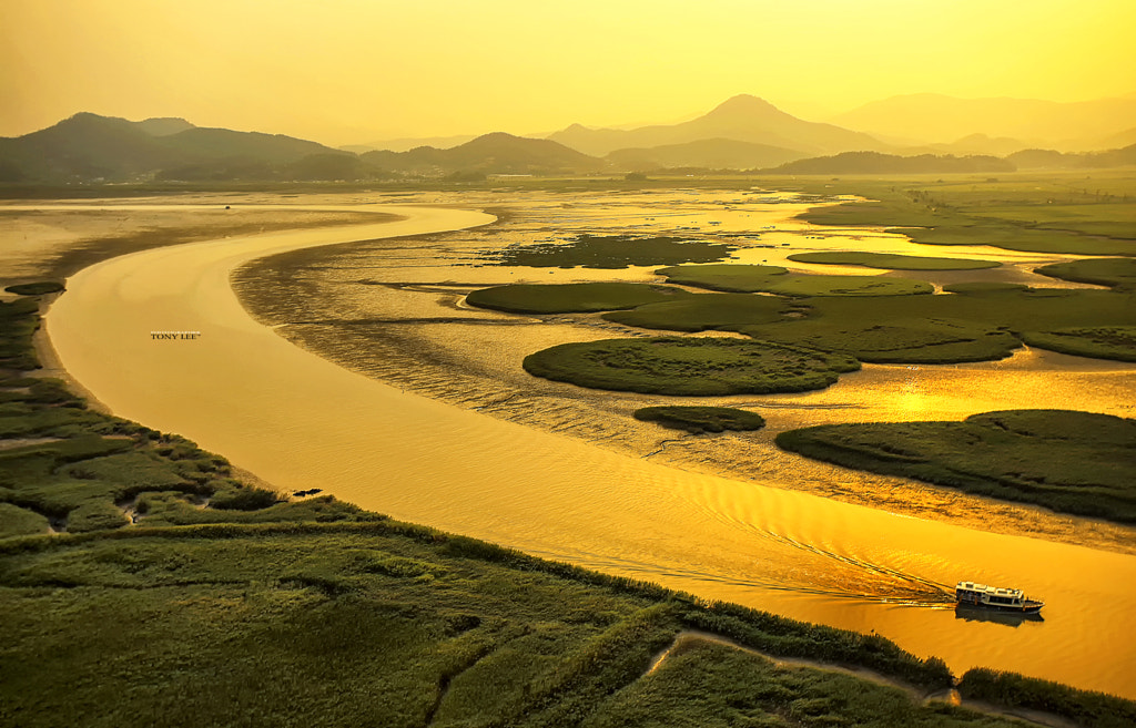 Superman Bay by Tony Lee / 500px