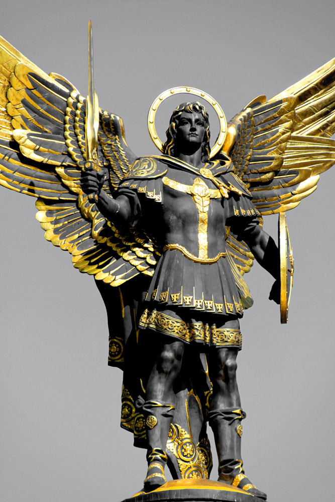 Ukrainian Statue by Robert Wicklund / 500px