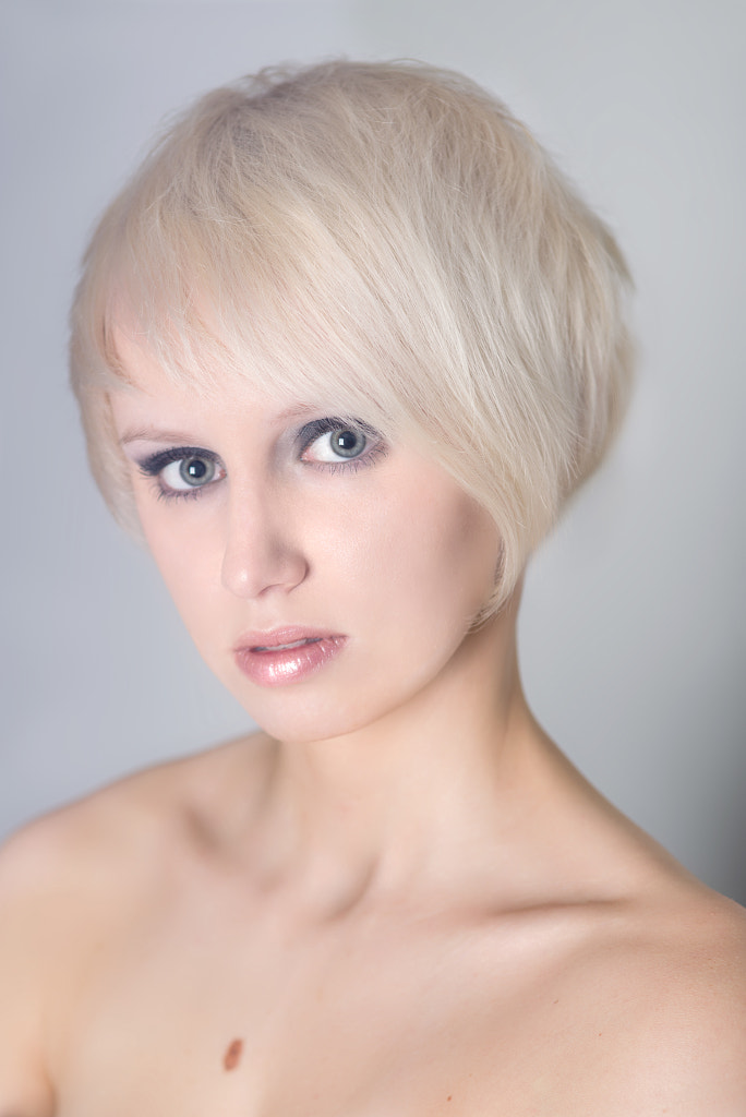 Simple portrait by Arseni Kukk / 500px