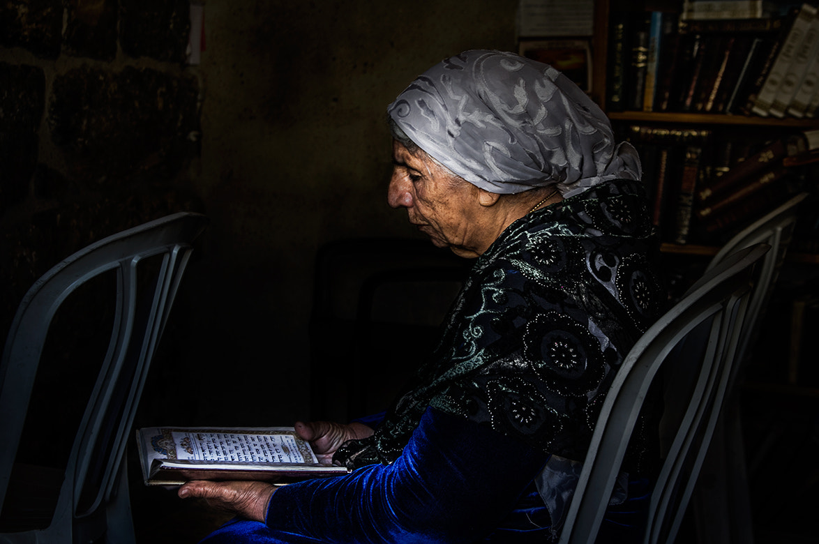 Old Jewish Woman, prayer by Victoria Solodar / 500px