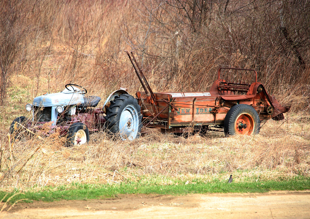 Old Ford Tactor by Mark Moore / 500px