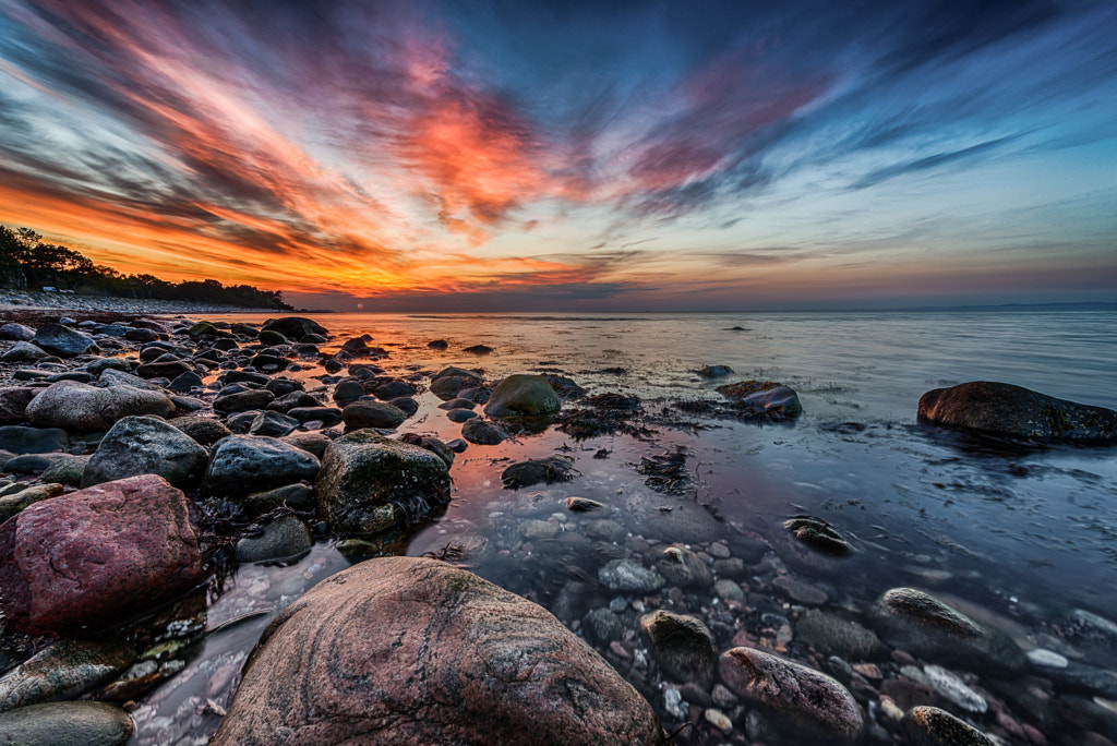 Red Dot by Frank Jensen / 500px