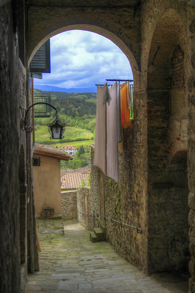 Borgo del Casentino - Poppi by Fabio Lanzi / 500px