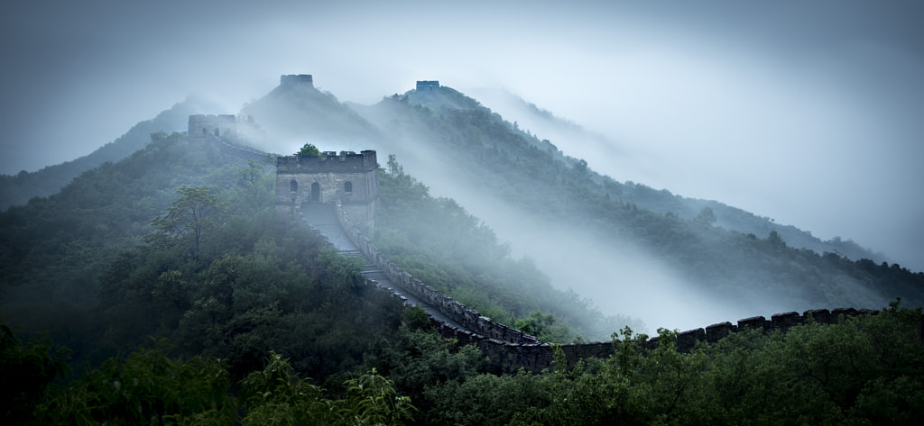 Fog on the Great Wall by Tom Anderson / 500px