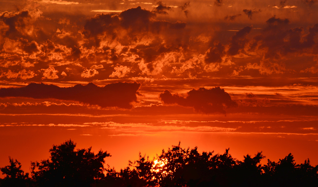 SUNSET OVER THE MON VALLEY by Chuck Evanish / 500px