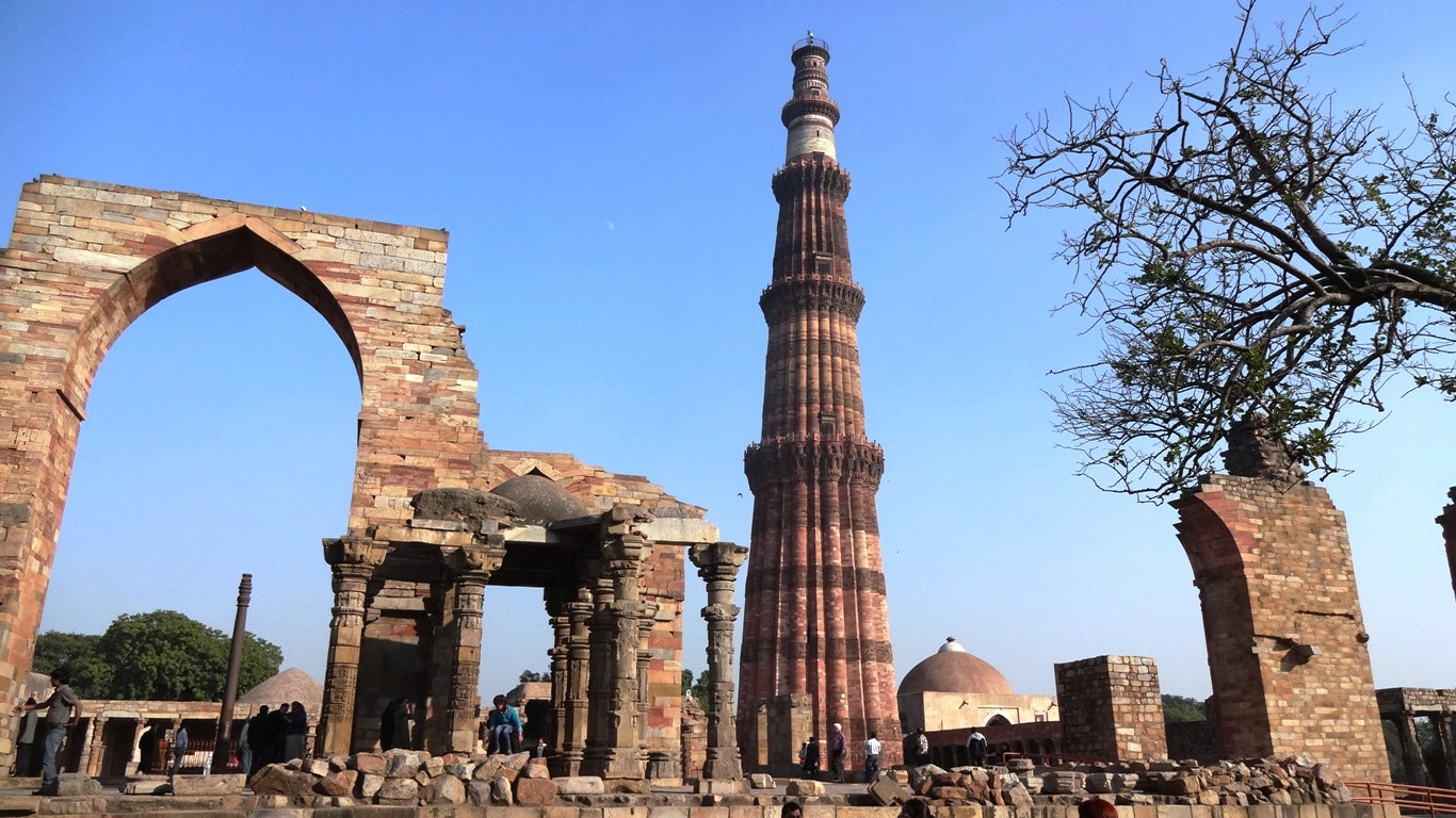Kutub Minar by Ravish Kadri / 500px
