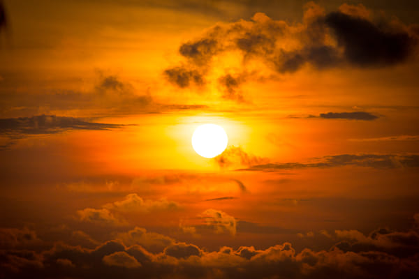 shiny sun by Panupong Teerakij / 500px