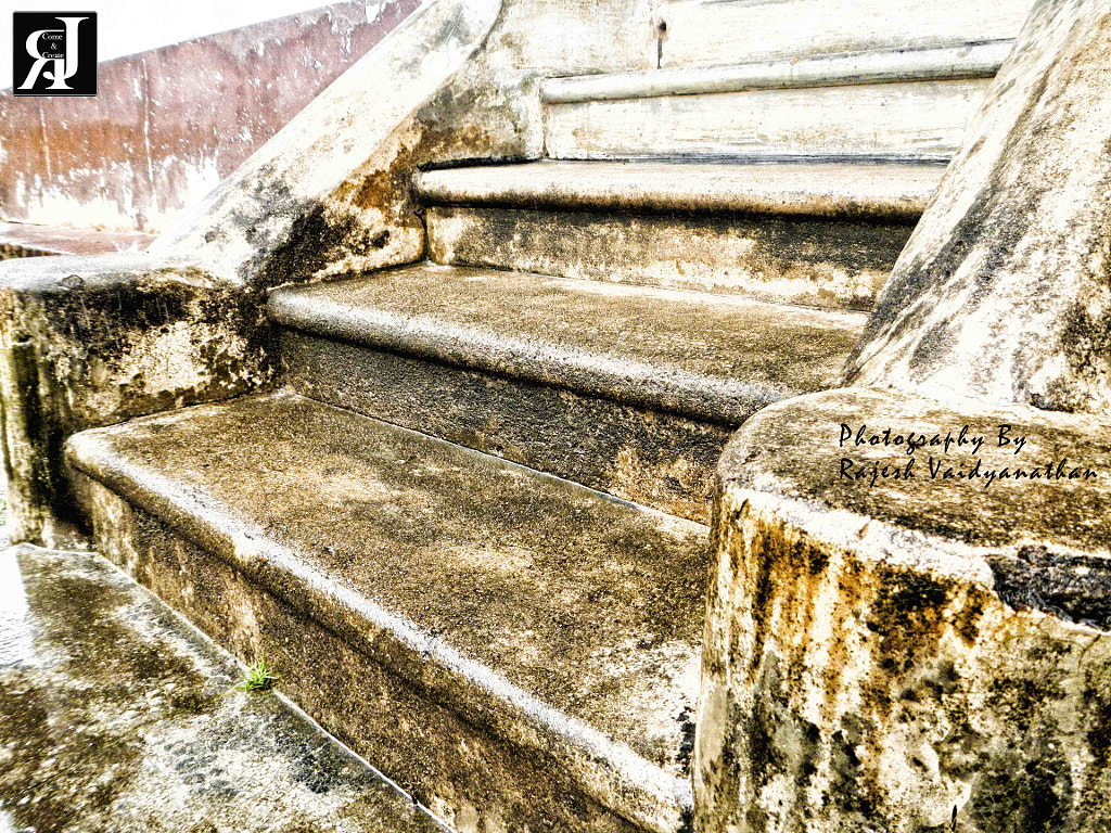 Old Stone Steps by Rajesh Vaidyanathan / 500px
