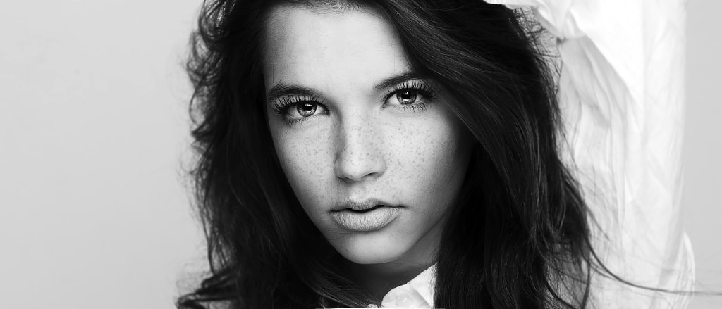 Axelle by Felix Barjou / 500px