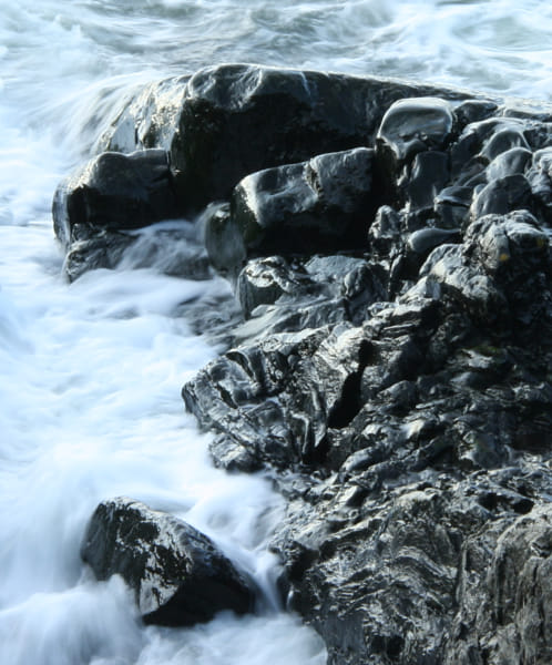 Water on the rocks by Lauri Saarinen / 500px
