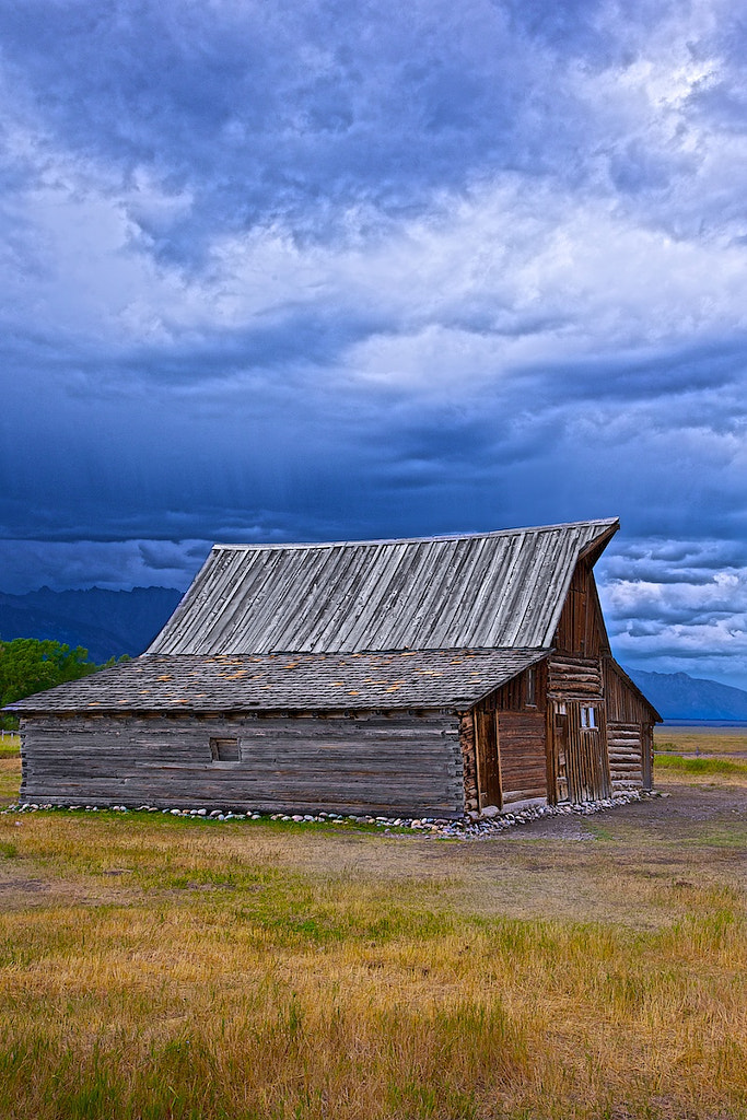 Moulton Barn Side View by Buck Shreck / 500px