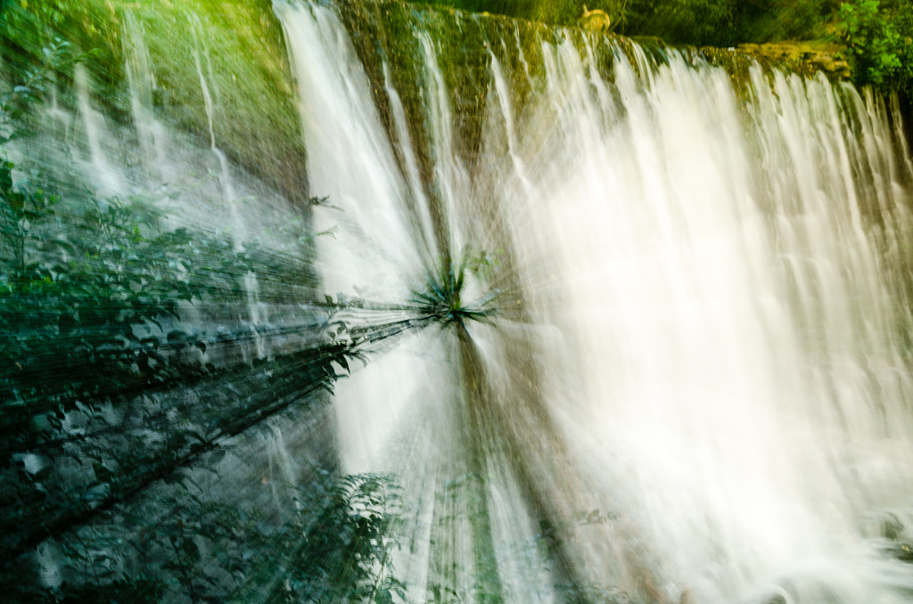 Waterfall Zoom by Grant Frederiksen / 500px