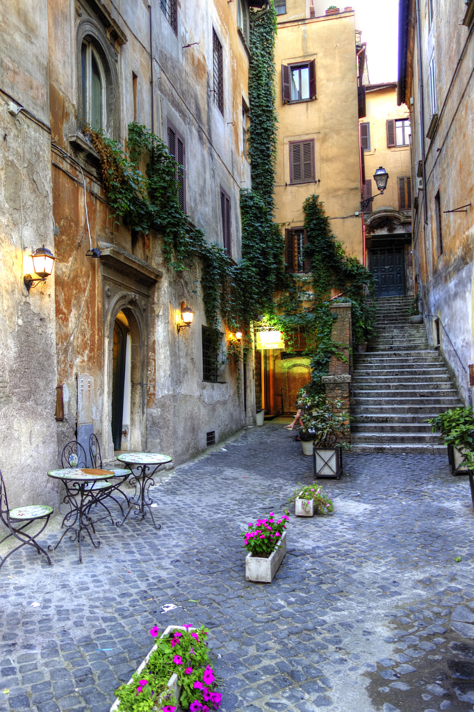 Italian cafe in a beautiful quiet street in Rome by Drago Bojkov / 500px