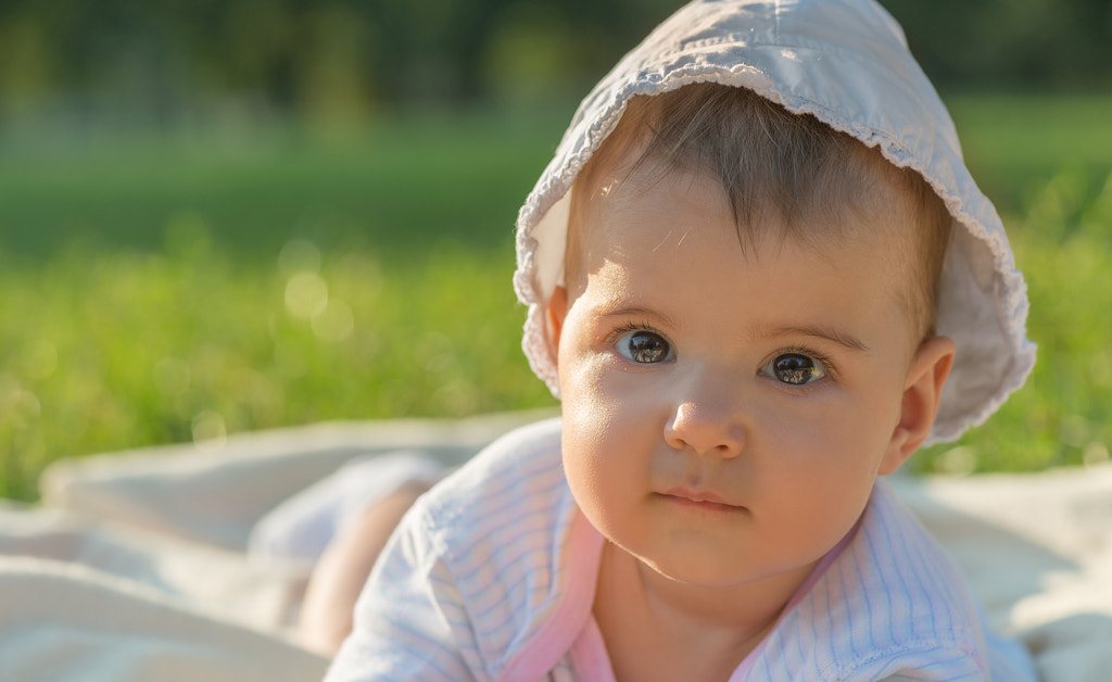 Baby portrait by Igor Milic / 500px