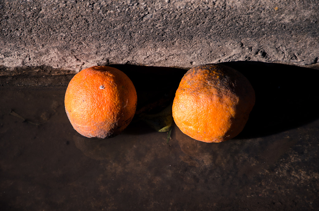 Dos naranjas enteras, no dos medias naranjas by Carolina Antelo / 500px