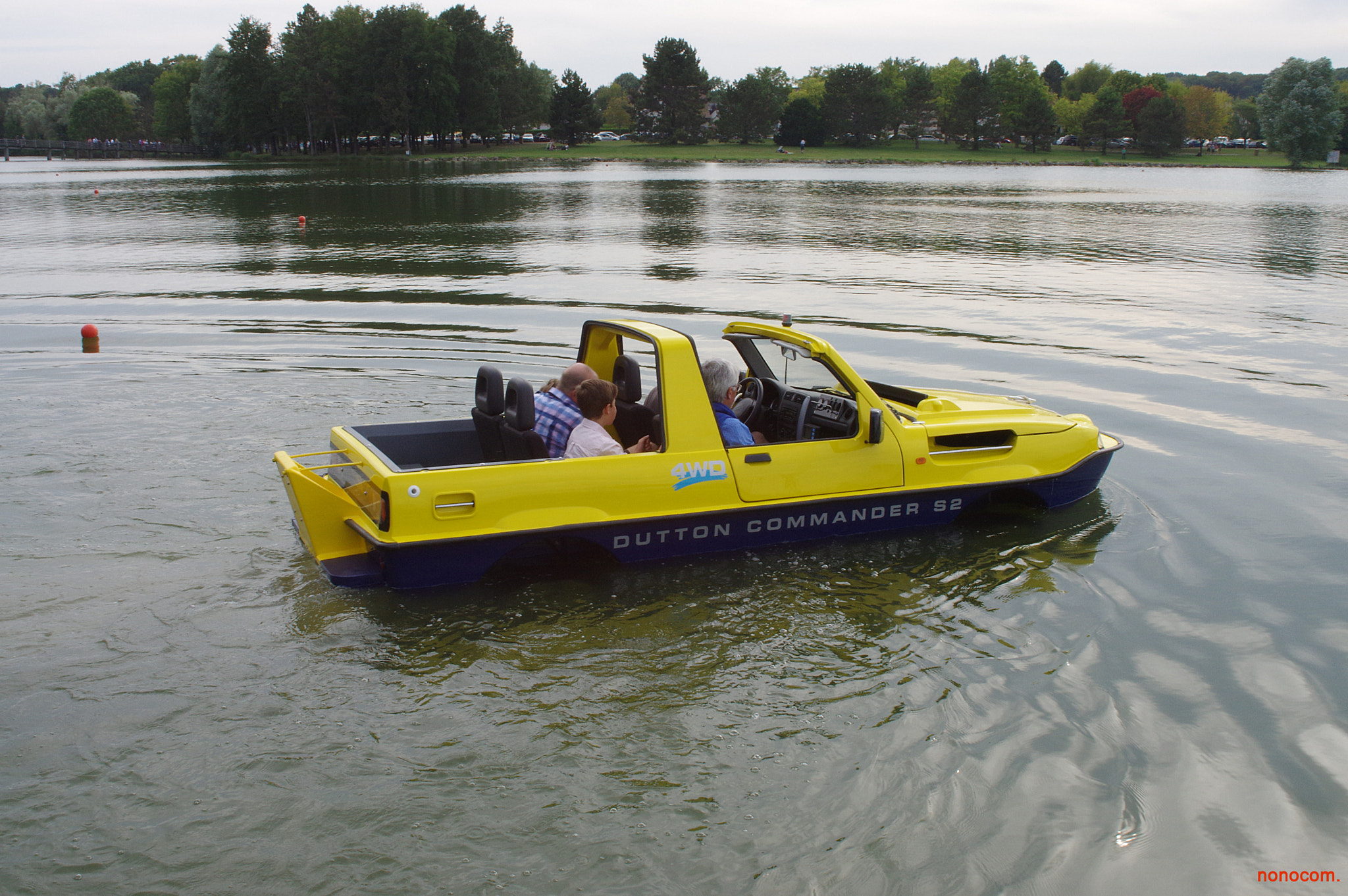 voiture amphibie dutton commander s by Claude Commencais / 500px