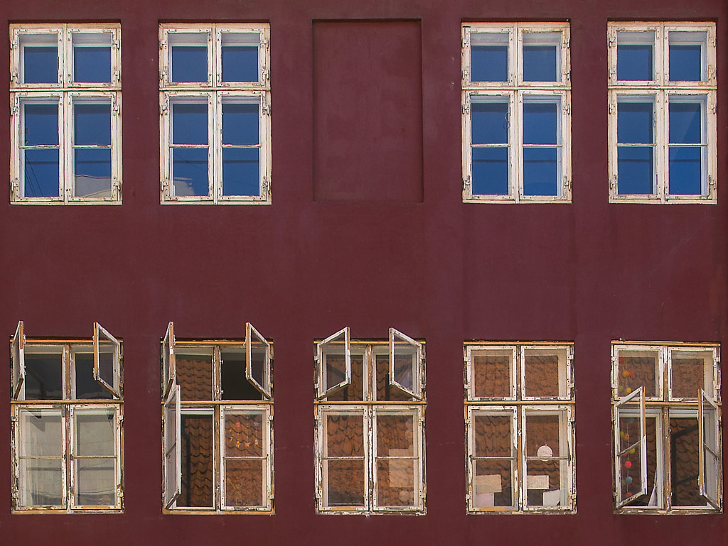 9 Windows by Jan Lykke / 500px