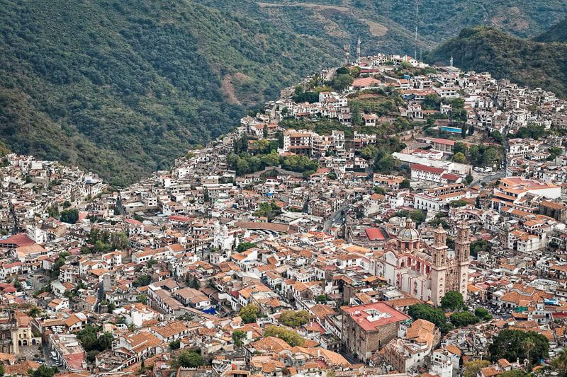 The city of Taxco by Damon Lynch / 500px