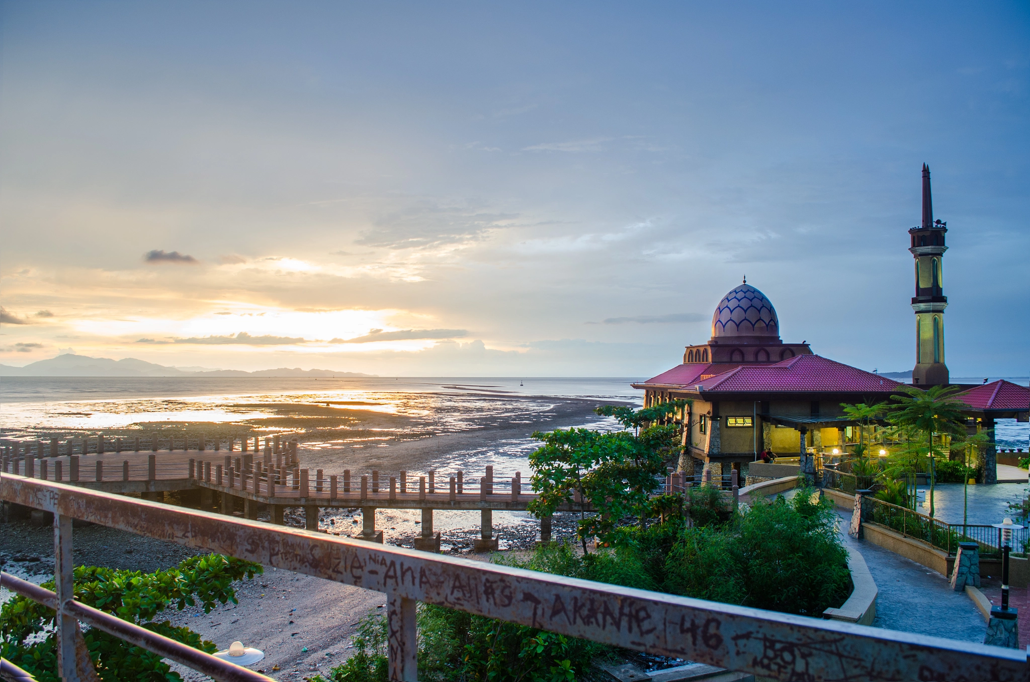 Kuala Perlis Mosque by Mohammad Khairizal Afendy Mohammad Azizi / 500px