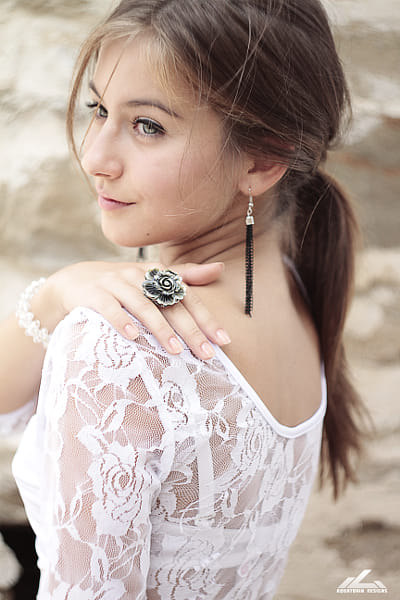 roni logo by Aquatoria Designs | 500px