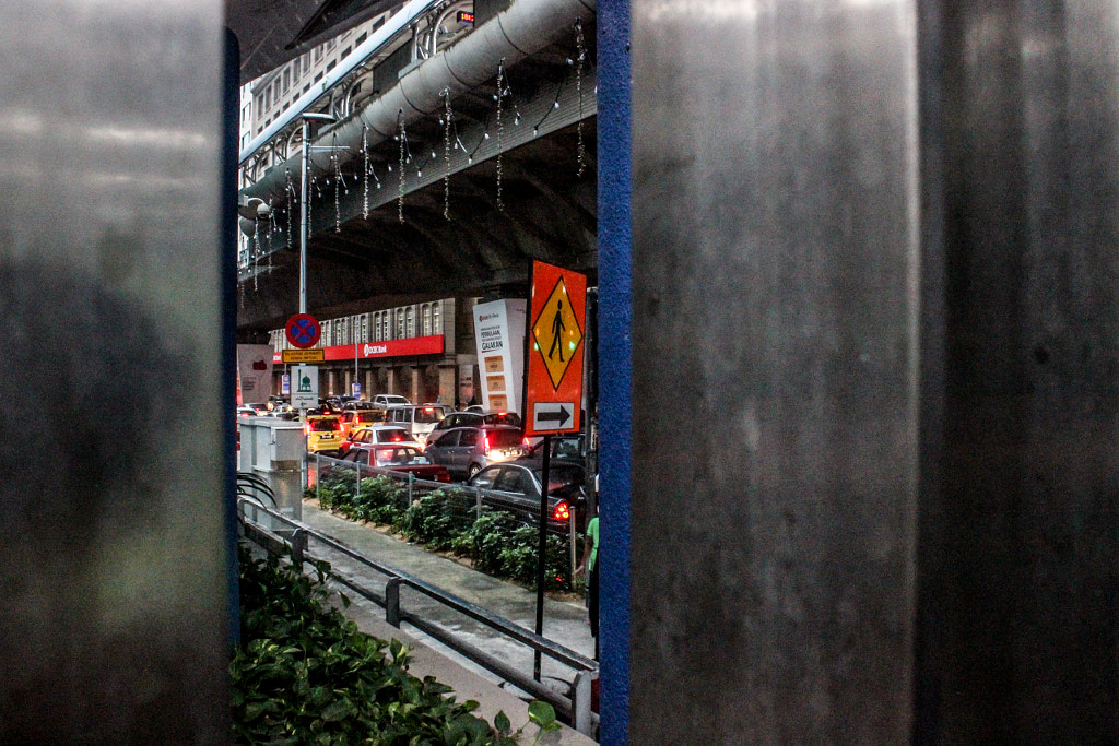Sneak Peek into the Heavy Traffics by Wilson Chua / 500px