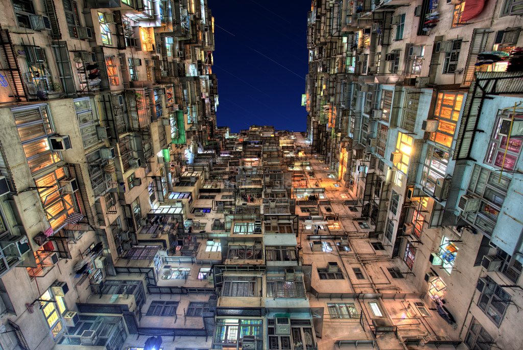 Old Apartments in Hong Kong by Roman Slavik / 500px