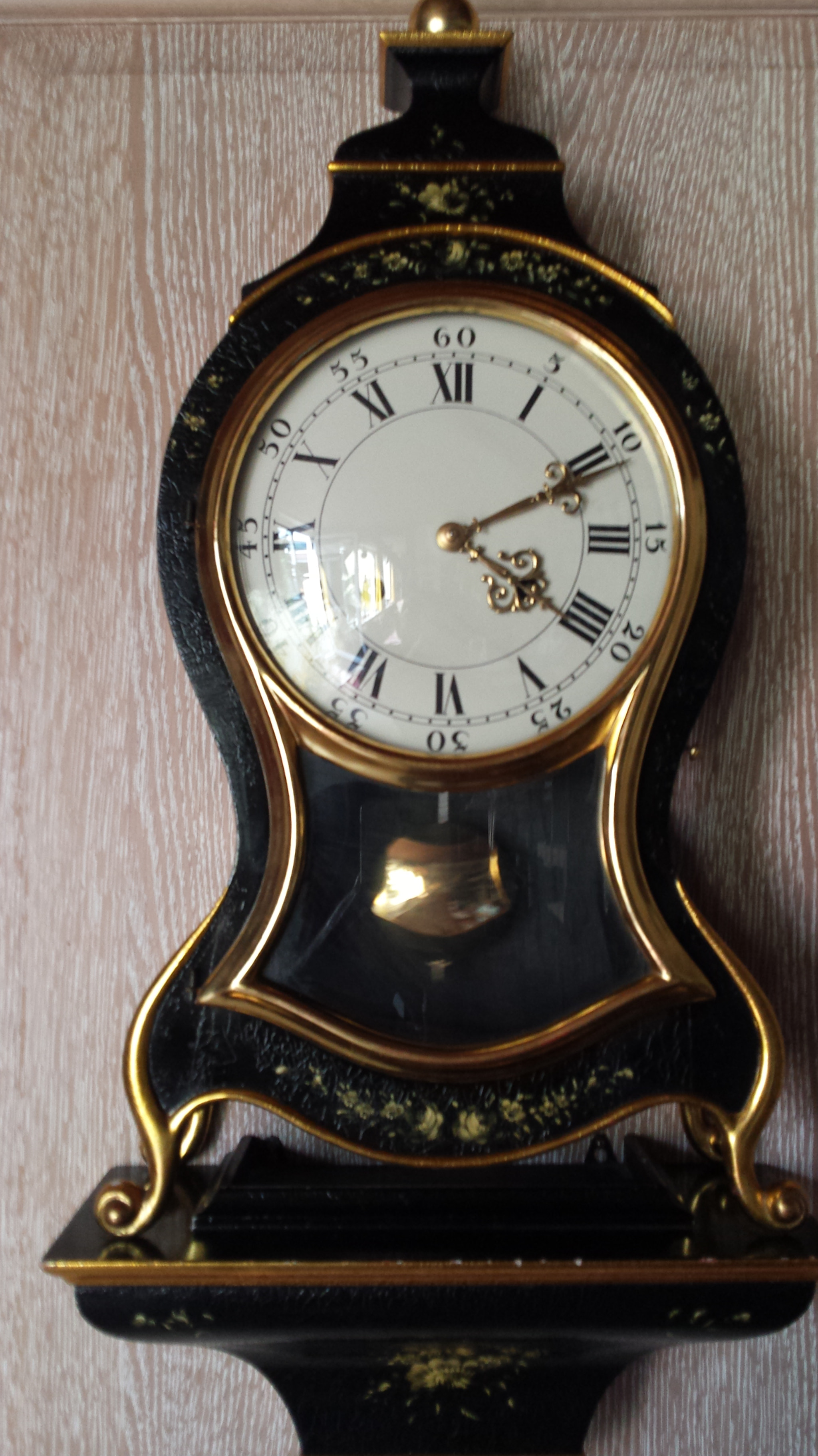 Le Castel clock by Erika Gempeler | 500px