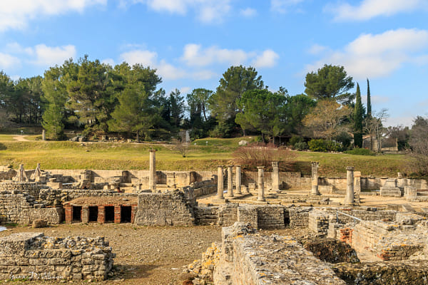 Les thermes du site de Glanum by Yann Di Mauro | 500px