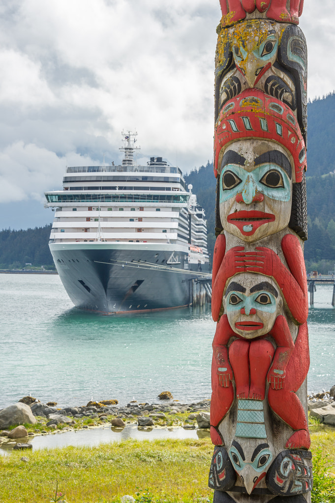 Totem pole and cruise ship Oosterdam in Haines, Alaska by Leo de Groot ...